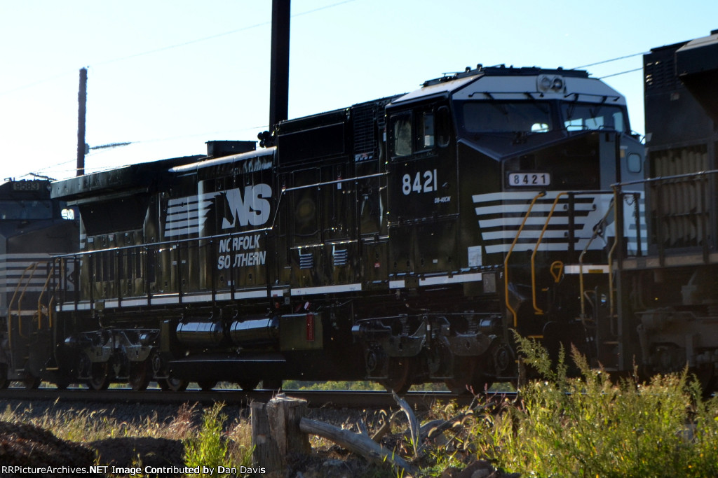 NS C40-8W 8421 in very clean paint as the second unit on 20Q
